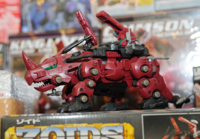 ZOIDS Red Horn Model kit Tomy - O Espaço Virtual do Colecionador
