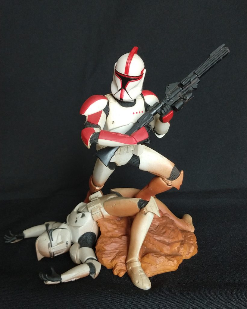 Star Wars Clone Trooper Unleashed Statue Hasbro - O Espaço Virtual do ...