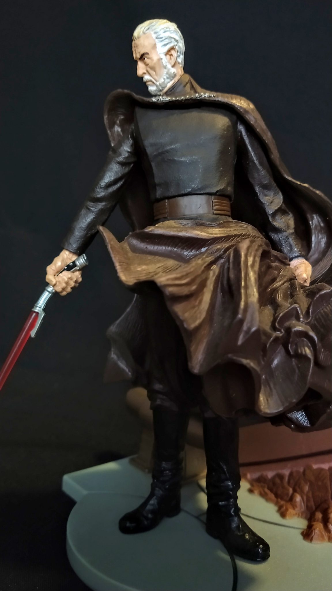 Star Wars Count Dooku Unleashed Statue Hasbro - O Espaço Virtual do ...