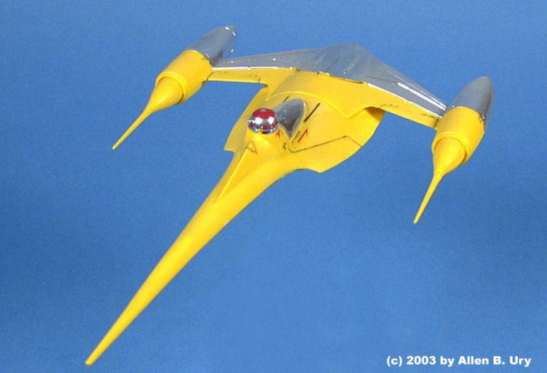 Star Wars Naboo Fighter + EXTRA Model Kit AMT - O Espaço Virtual do ...